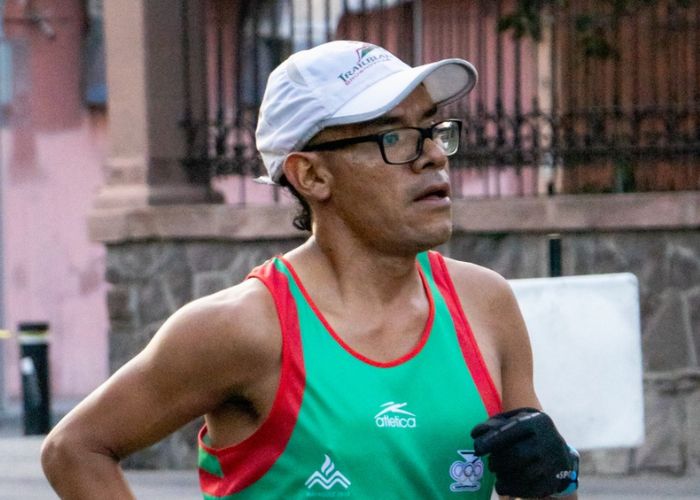 Fernando Almanza Sube al Podio del Medio Maratón